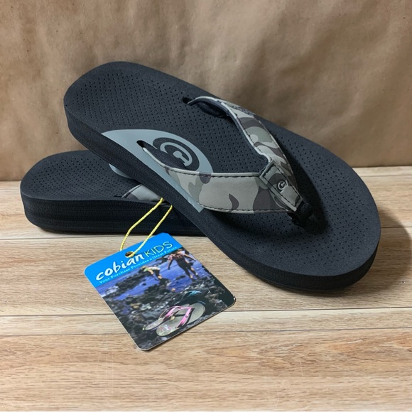 Cobian | Shoes | New Cobian Kids Arv 2 Jr Flip Flops Thongs 67 6 7 Camo ...